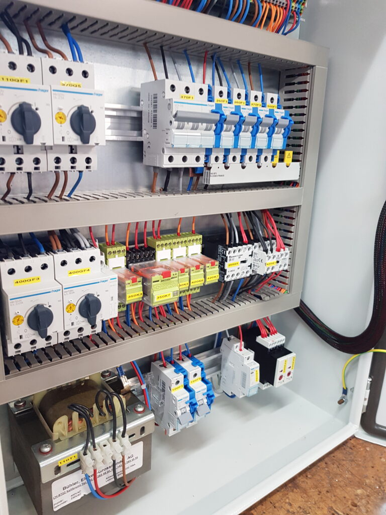 Tableaux éléctriques – Emalka Tableaux